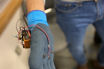 Golden Glove | Devpost