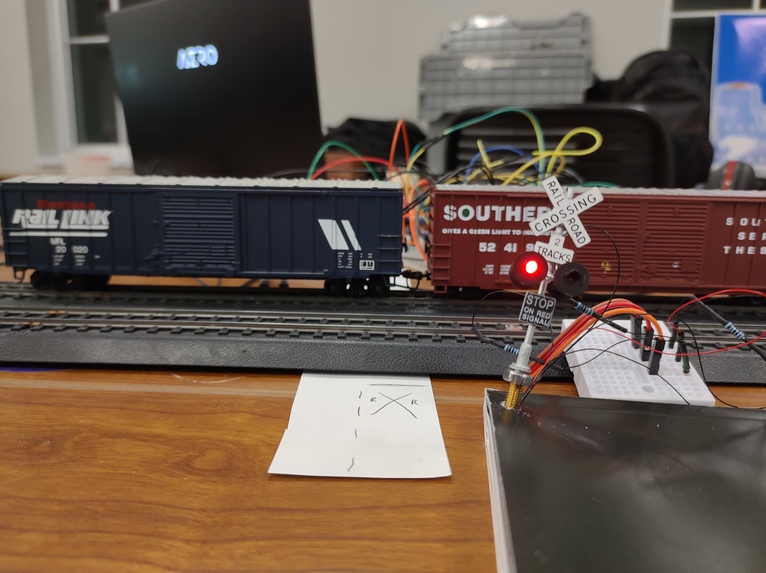 Modular Automatic Model Railroad Crossing Controller | Devpost